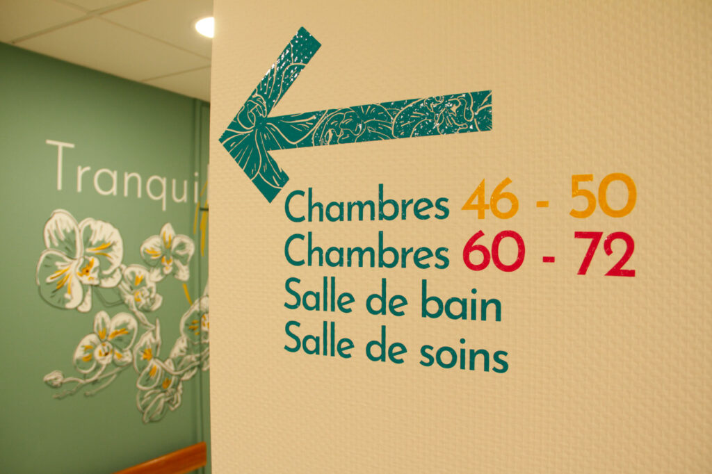 Signalétique décorative, murale pour l'Ehpad des orchidées ...